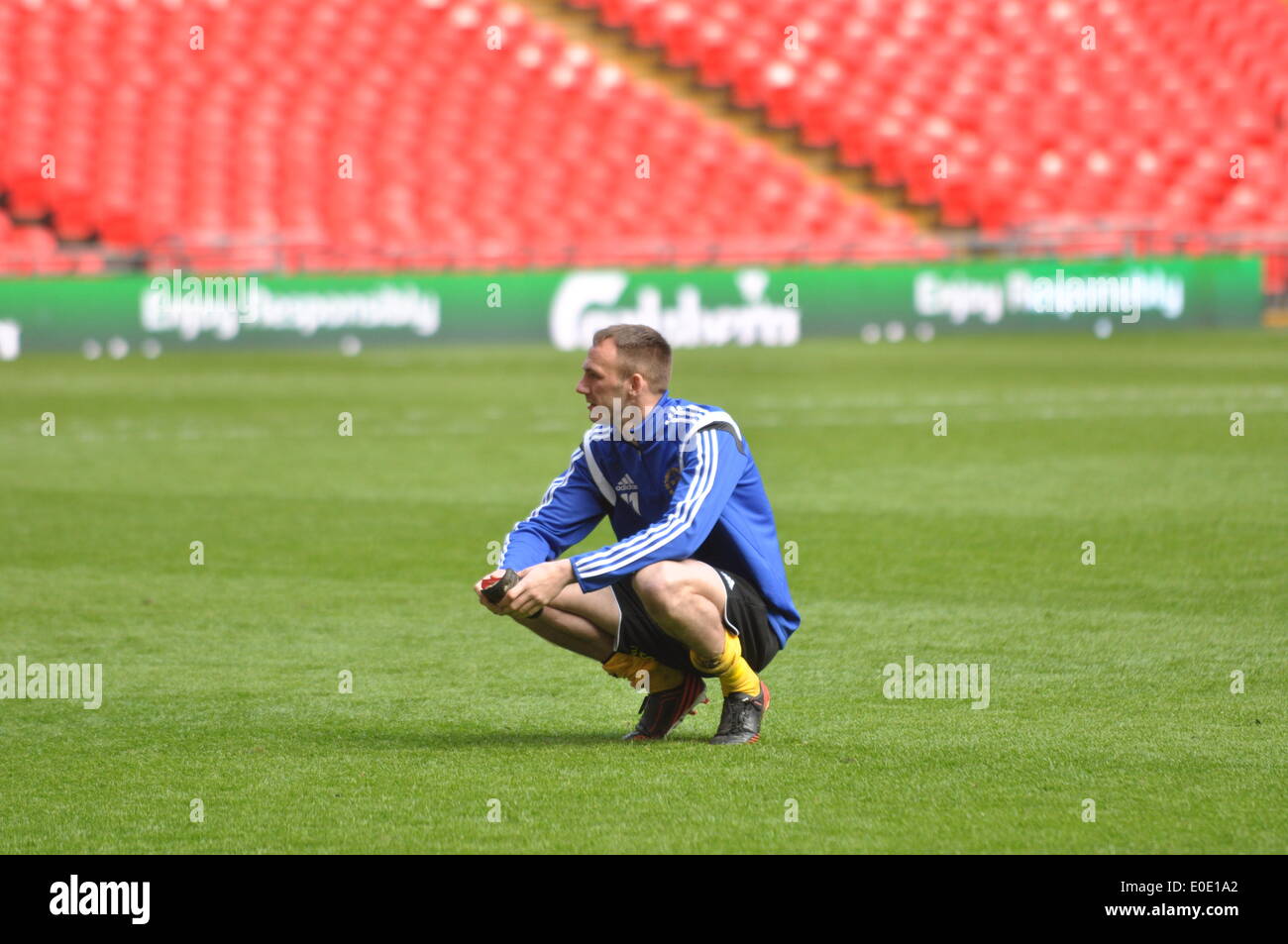 Dejected football player hi-res stock photography and images - Alamy