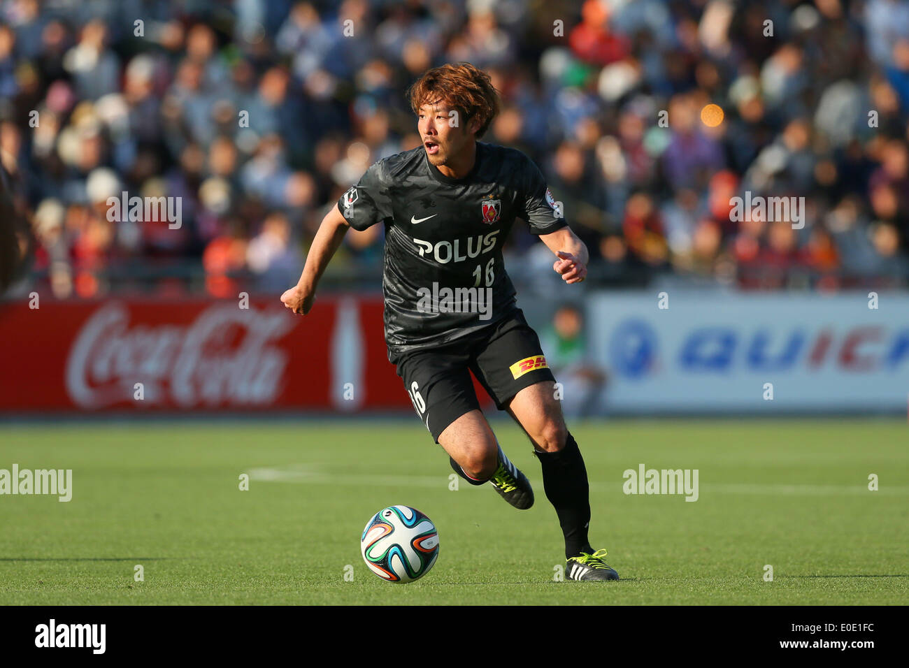 NACK5 Stadium Omiya, Saitama, Japan. 10th May, 2014. Takuya Aoki (Reds ...