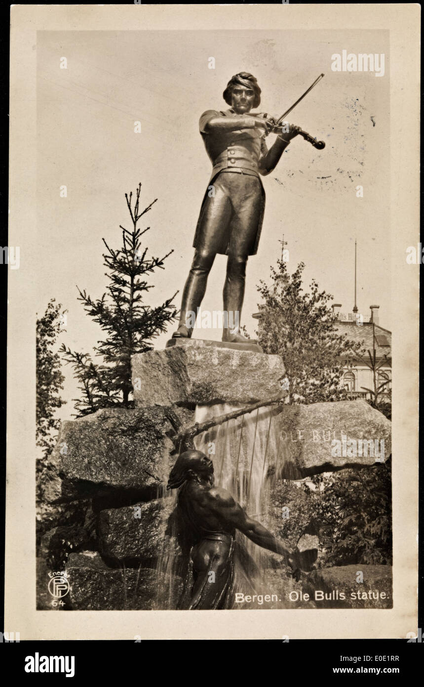 Violinist statue bergen norway violin hi-res stock photography and ...