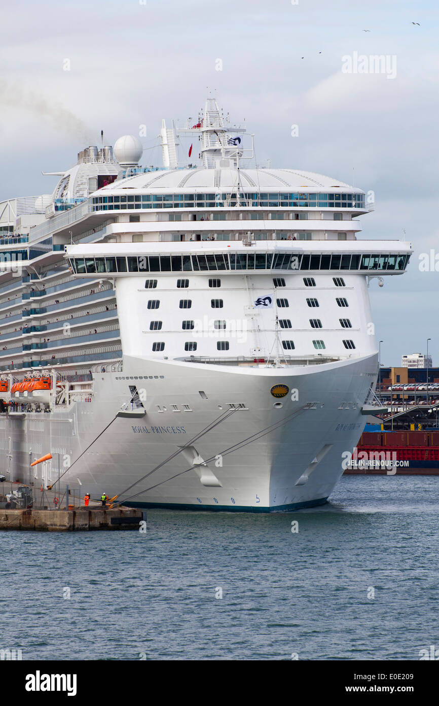 Royal princess hi-res stock photography and images - Alamy