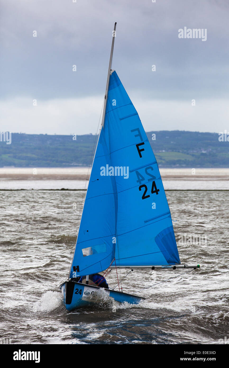 Three yacht team hi-res stock photography and images - Alamy