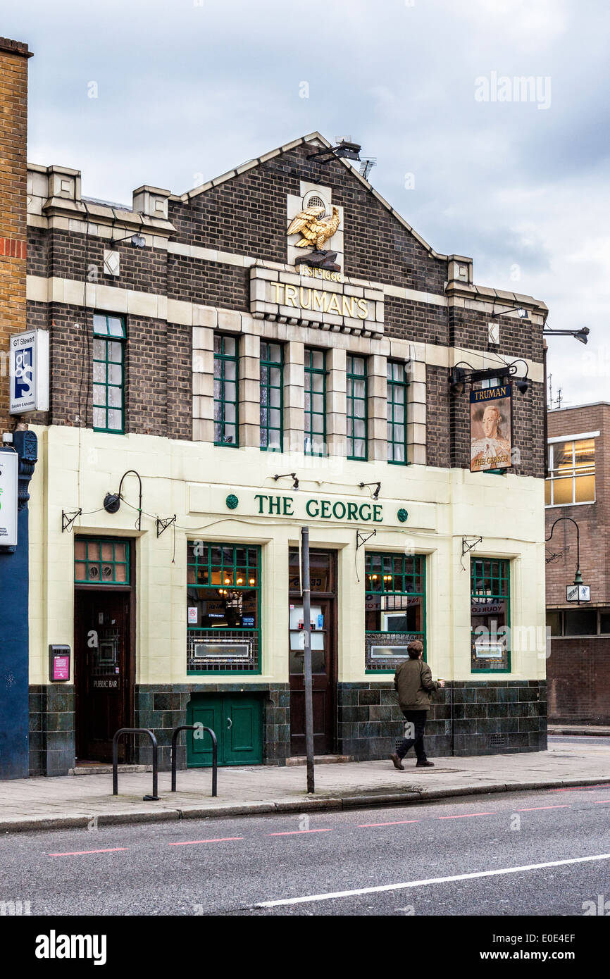 George pub london bridge hi-res stock photography and images - Alamy