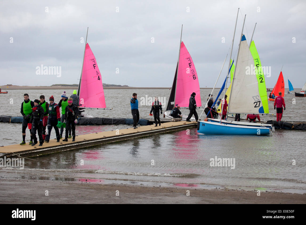 Short handed sailing hi-res stock photography and images - Alamy