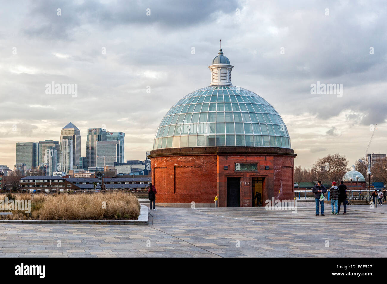Uk greenwich dome entrance tunnel hi-res stock photography and images ...