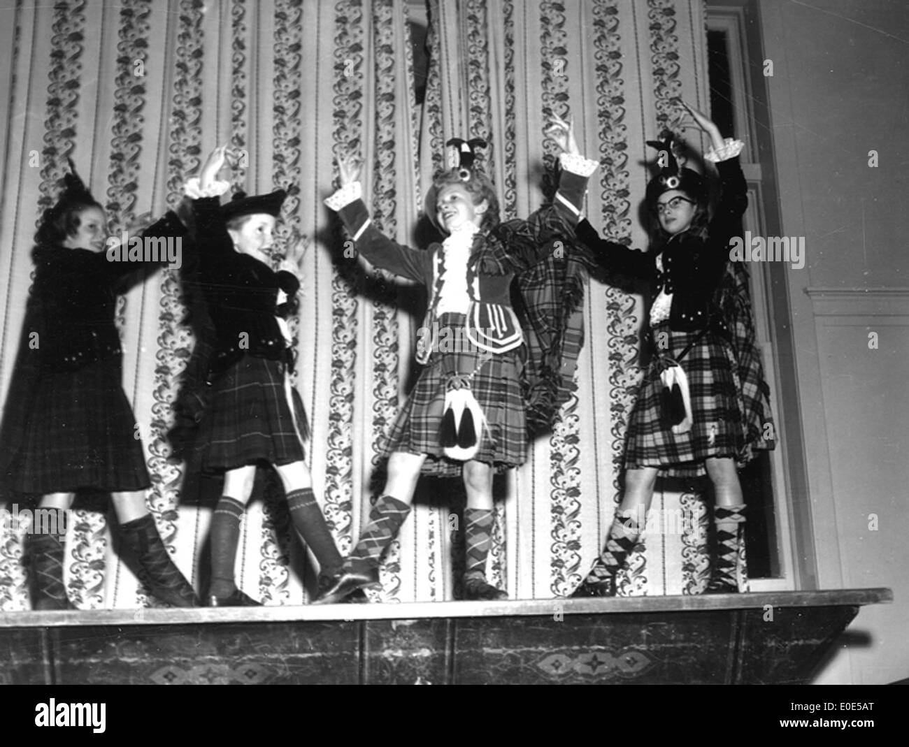 Scottish dancers hi-res stock photography and images - Alamy