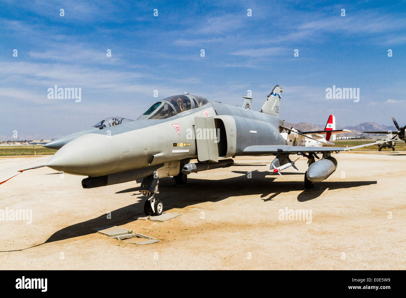 Mcdonnell douglas f 4 phantom hi-res stock photography and images - Alamy