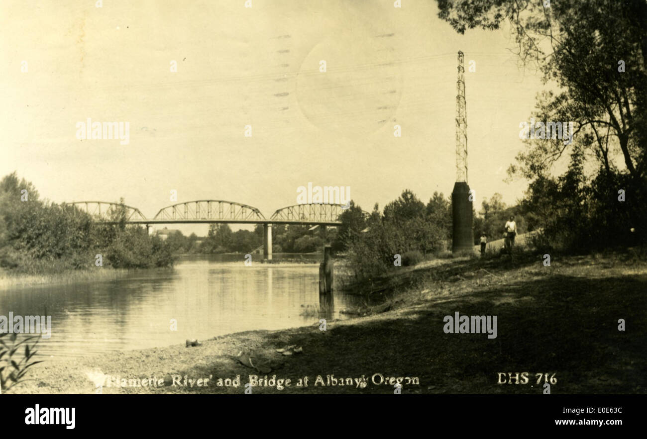 Vintage photo of waterloo bridge hi-res stock photography and images ...