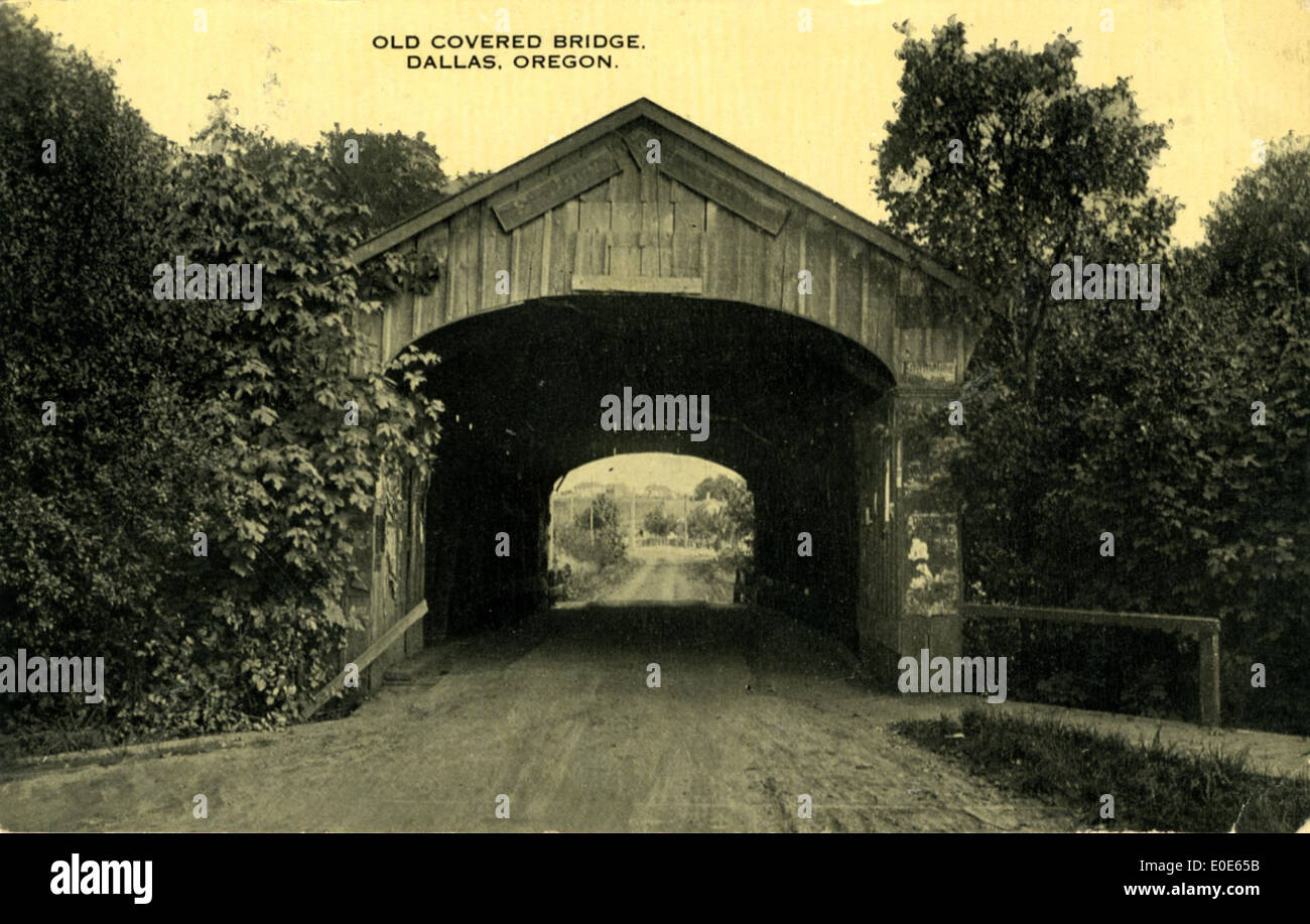 An early 20th-century photograph of the old covered bridge in Dallas ...