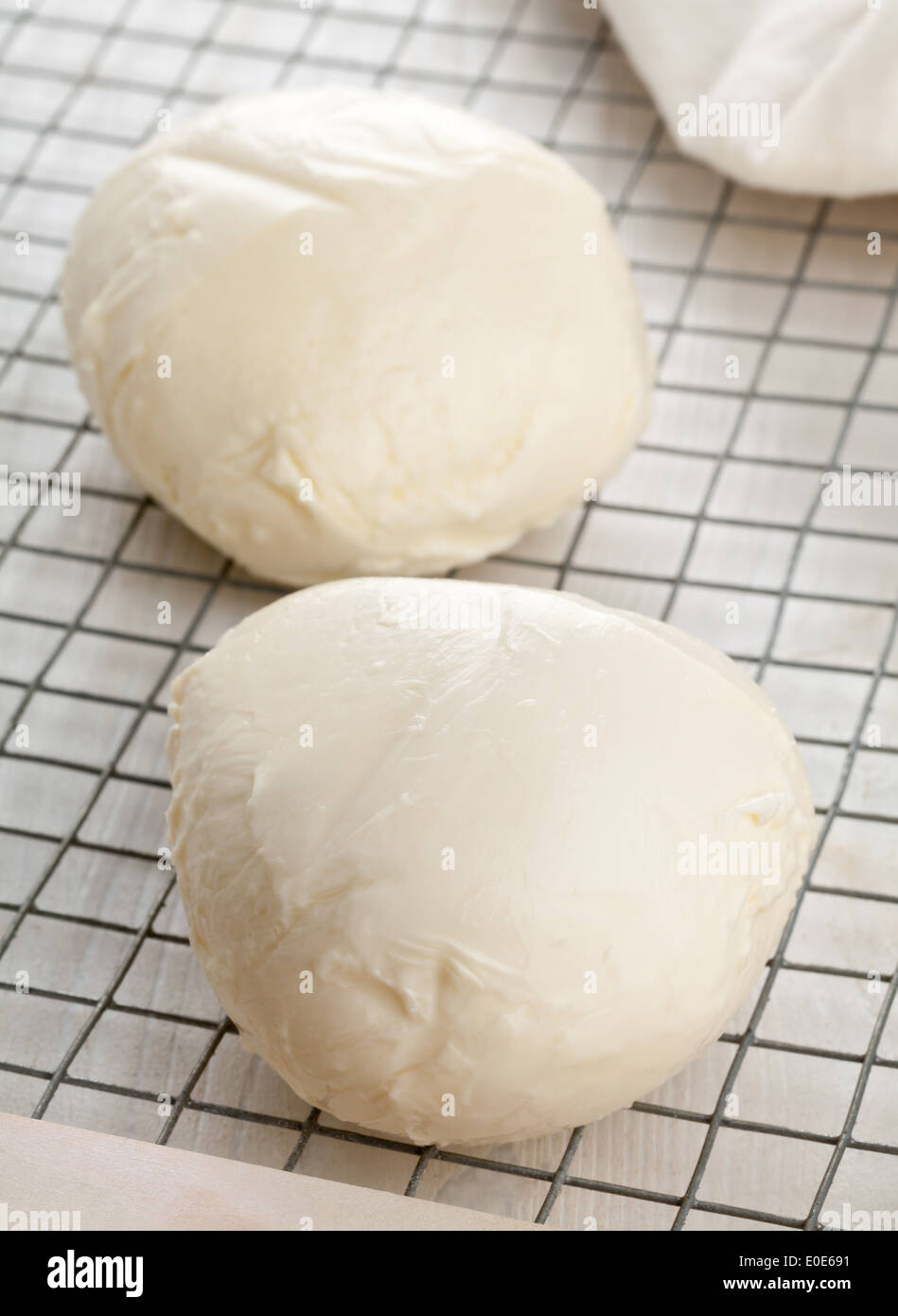 Freshly made buffalo mozzarella hi-res stock photography and images - Alamy
