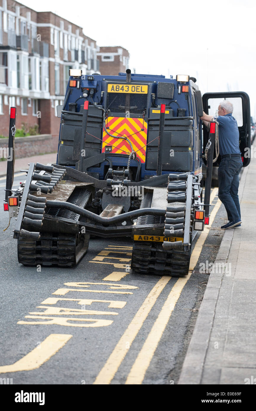 rnli lifeguard sea save rescue rescuer emergency drown drowning water ...
