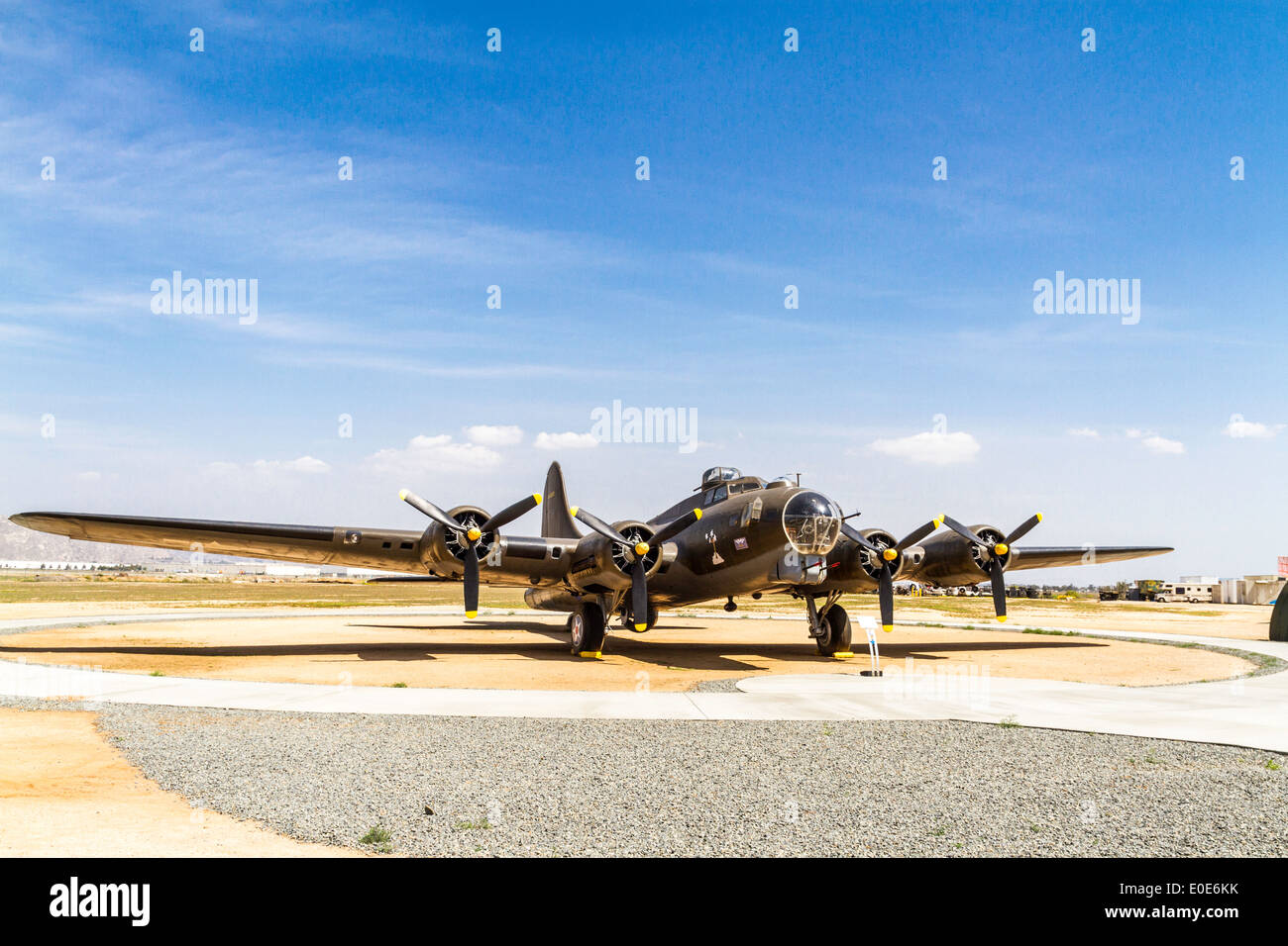 B 17g flying fortress hi-res stock photography and images - Alamy