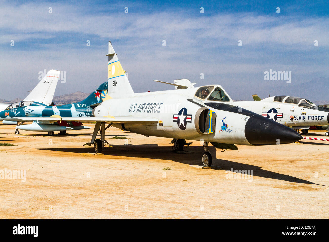 Convair f 102 delta dagger hi-res stock photography and images - Alamy