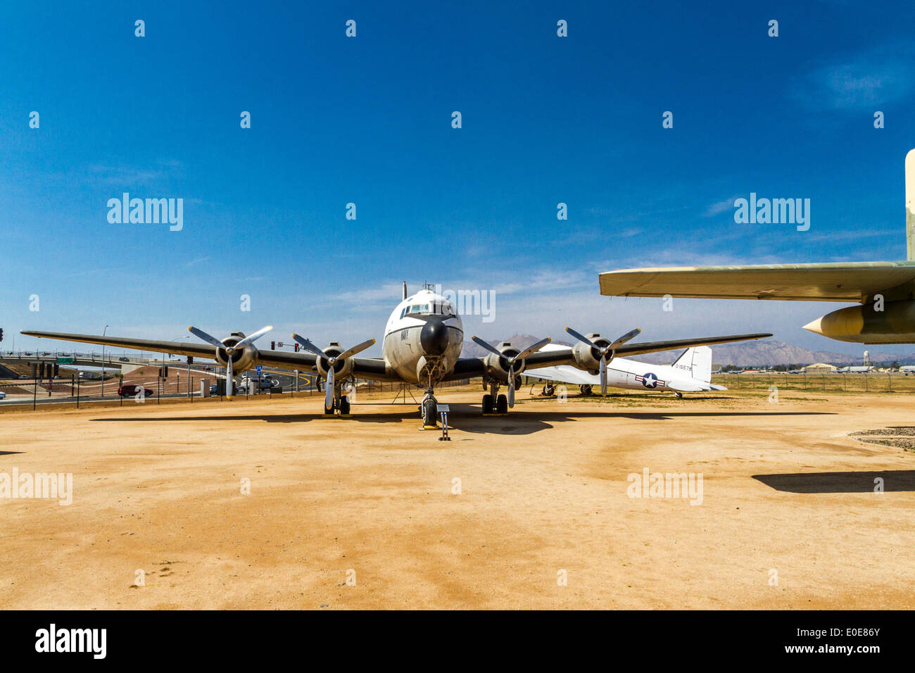 Douglas c 54 skymaster hi-res stock photography and images - Alamy