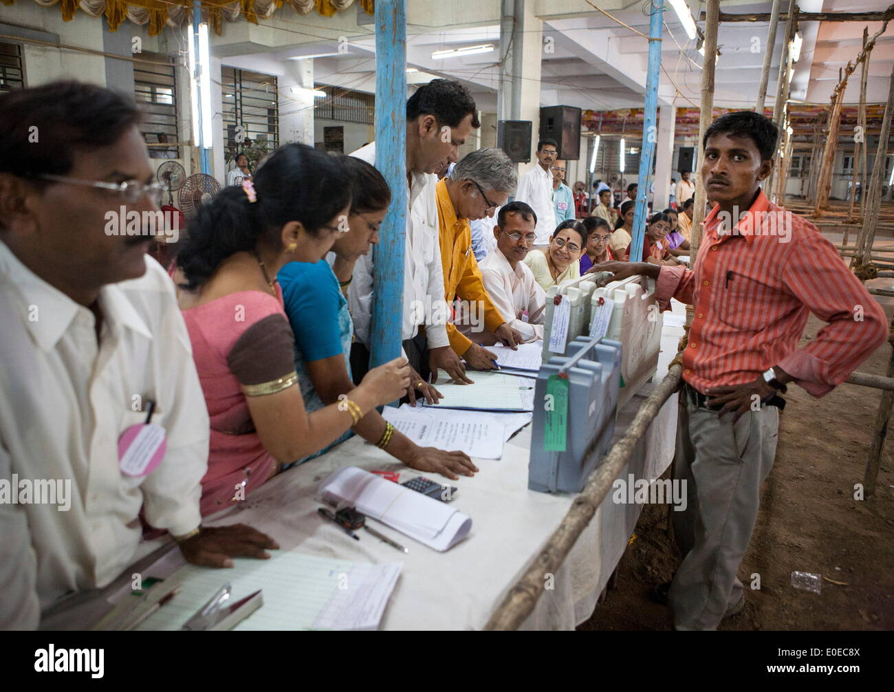 Electronic Voting Machine India High Resolution Stock Photography and ...