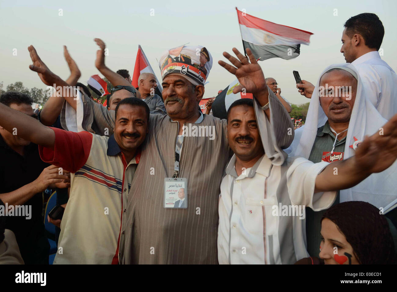 Cairo Egypt 10th May 2014 Egyptian Supporters Show Placards With