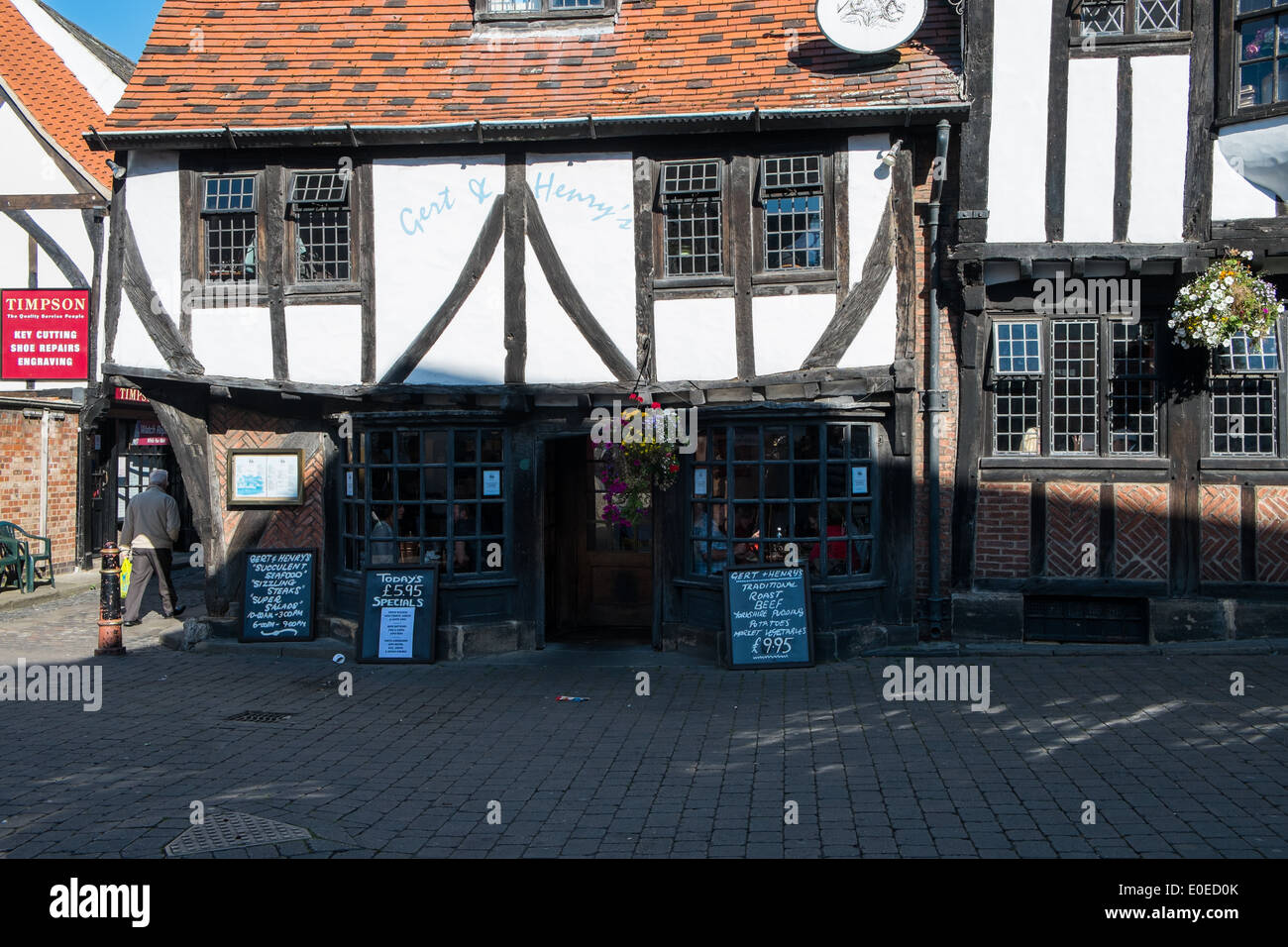 Old timber frame hi-res stock photography and images - Alamy