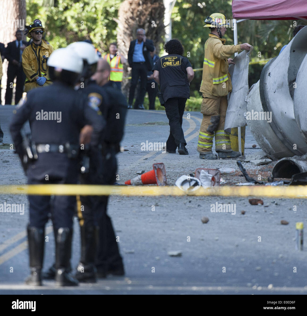 Los angeles police department detective hi-res stock photography and ...
