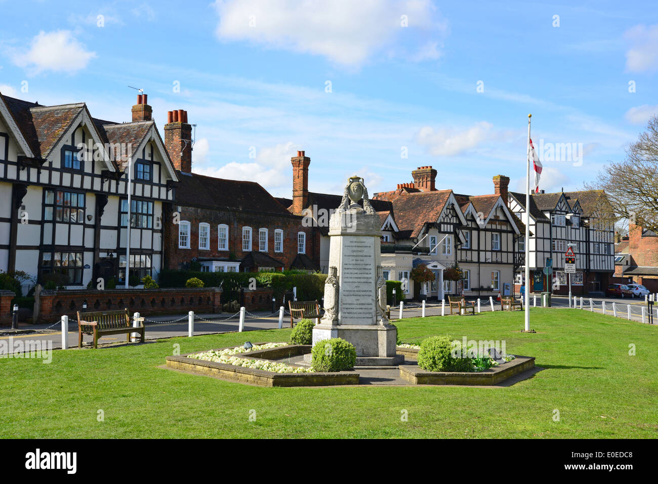 Town centre datchet berkshire england hi-res stock photography and ...