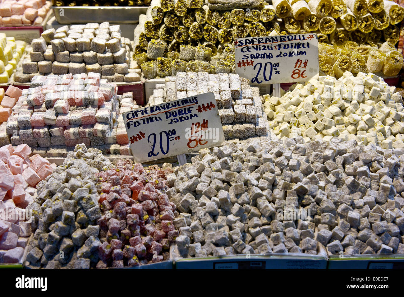 Istanbul market hi-res stock photography and images - Alamy