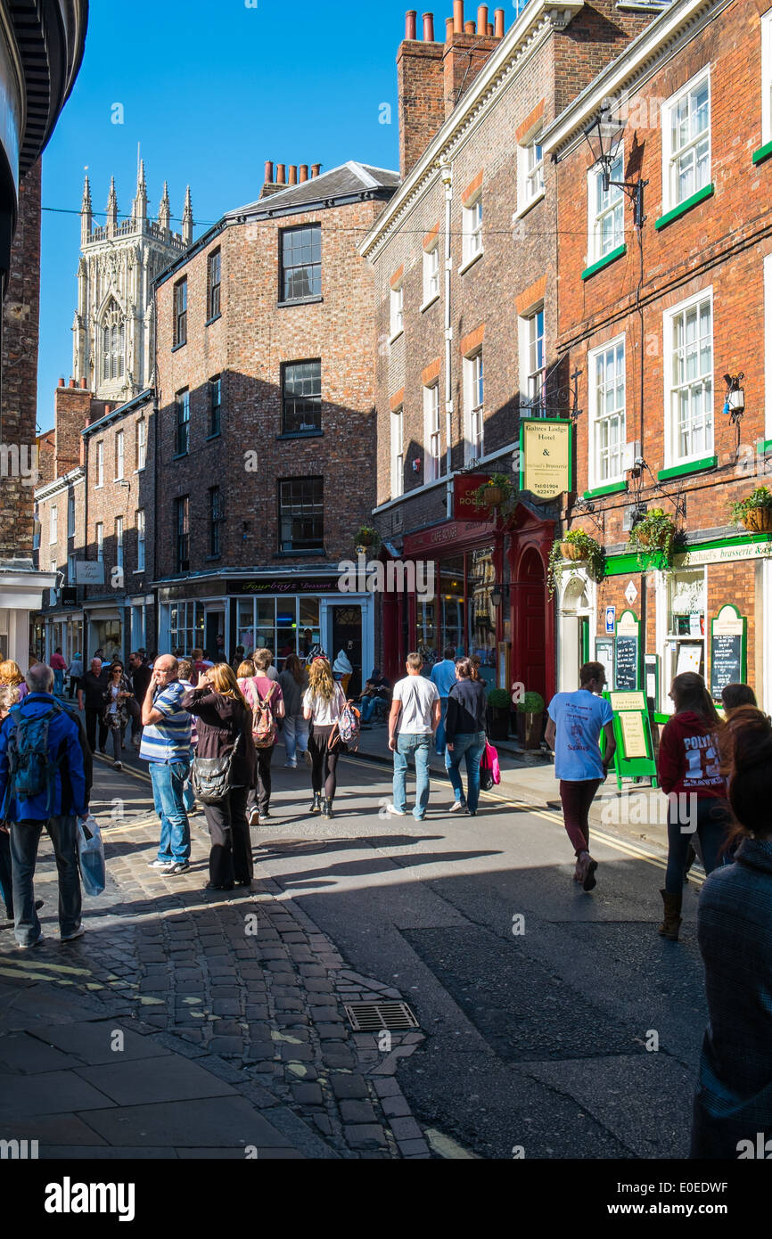 Stonegate york city centre hi-res stock photography and images - Alamy