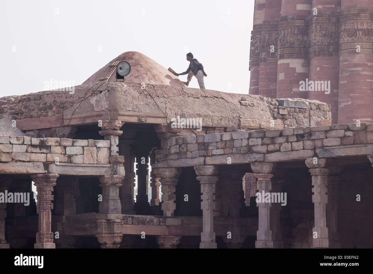 Qutb mosque hi-res stock photography and images - Alamy