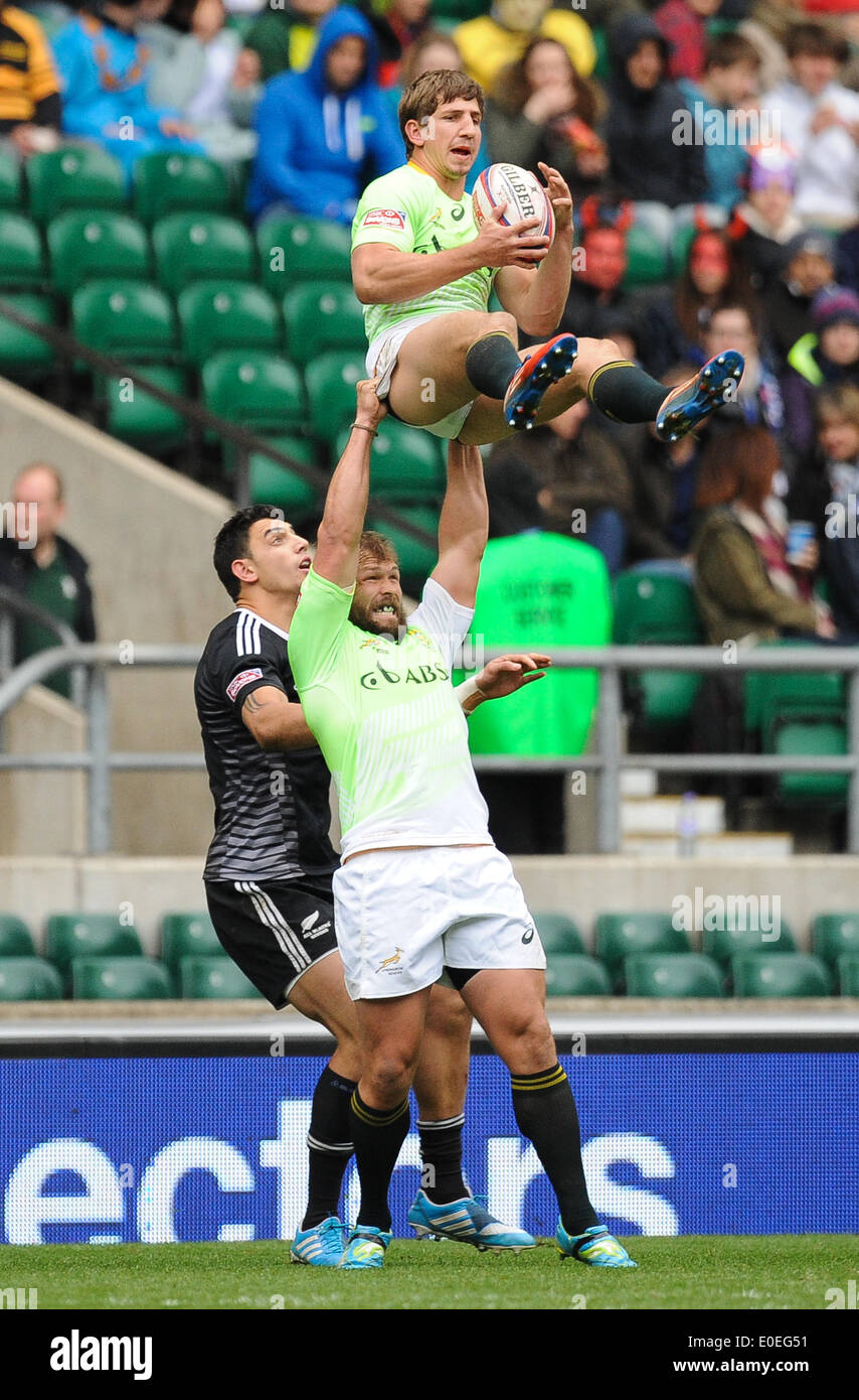 South africa new zealand rugby catch hi-res stock photography and ...