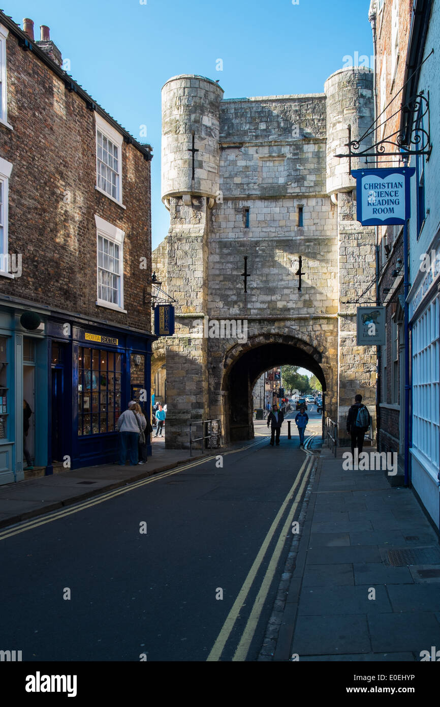 York stone architecture hi-res stock photography and images - Alamy