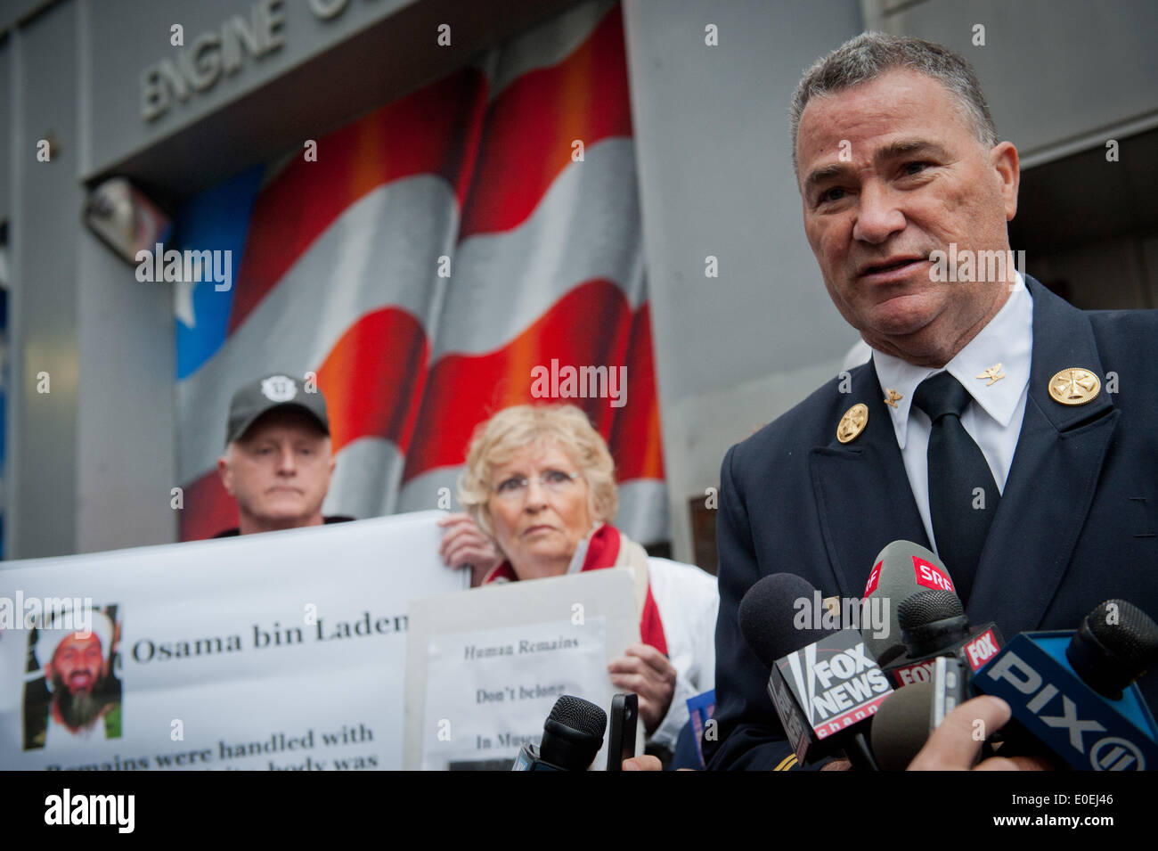 Manhattan, New York, USA. 10 May 2014. Families of the victims of the ...