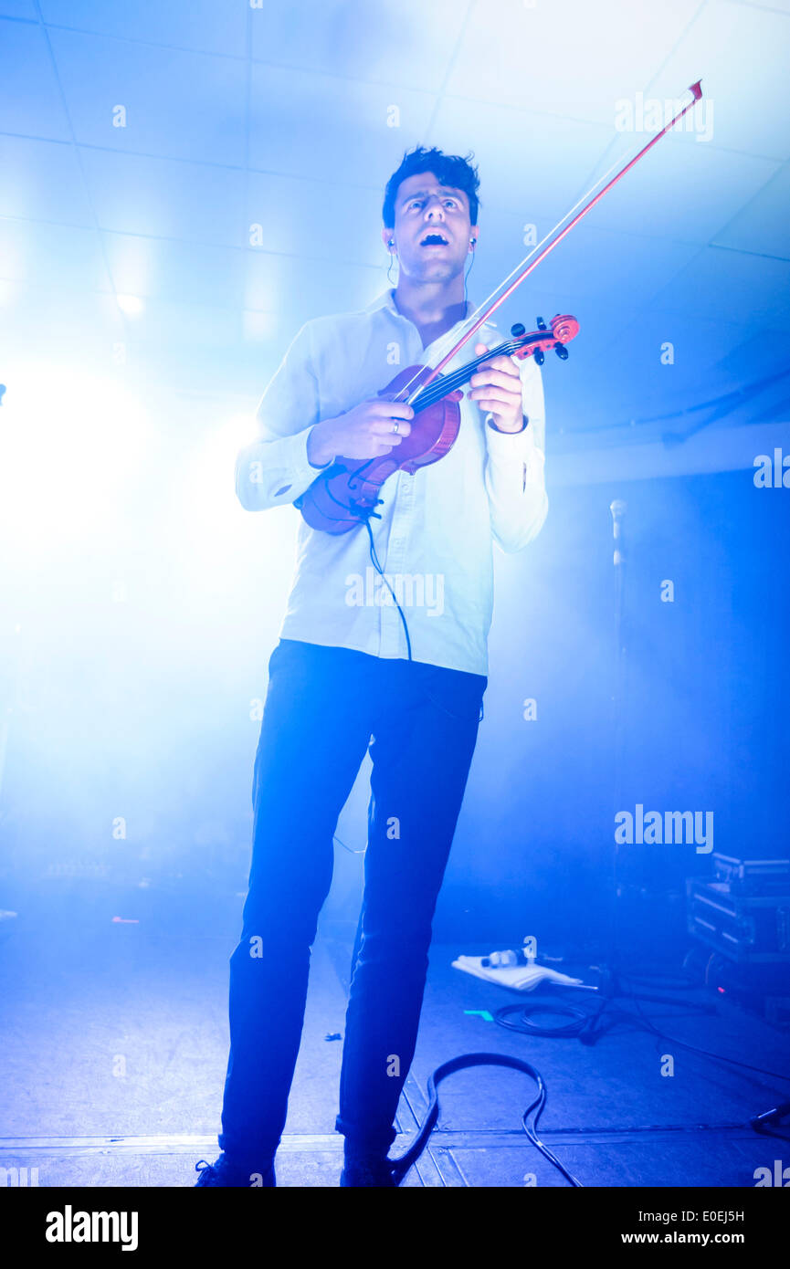 Grace chatto and milan neil amin smith of clean bandit hi-res stock ...