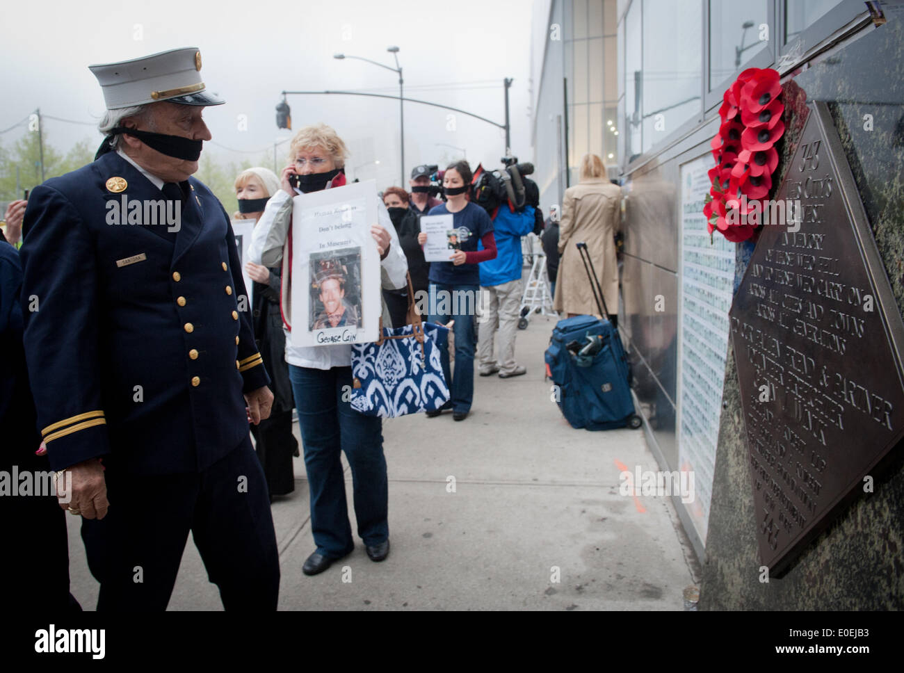 Manhattan, New York, USA. 10 May 2014. Family members of the victims of ...