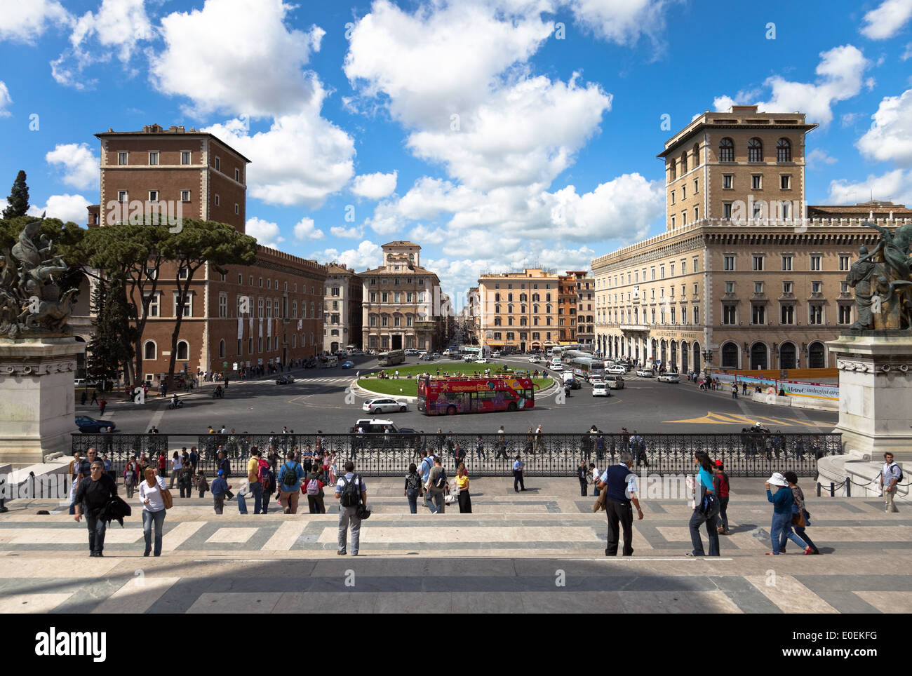 Piazza venezia rome hi-res stock photography and images - Alamy