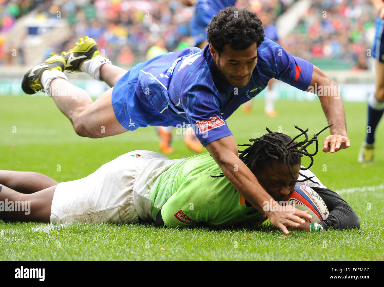 London, UK. 11 May 2014 Seabelo Senatla of South Africa score a try ...