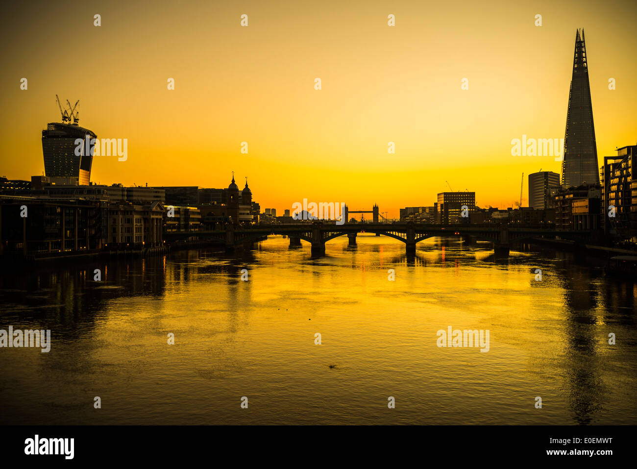 Thames susnet hi-res stock photography and images - Alamy