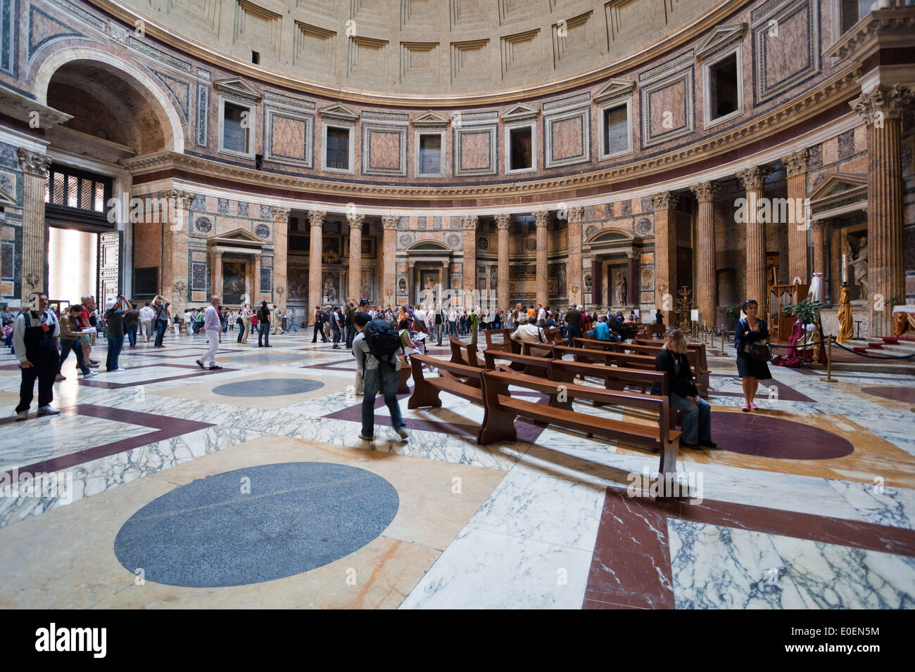 Inside the pantheon rome italy hi-res stock photography and images - Alamy