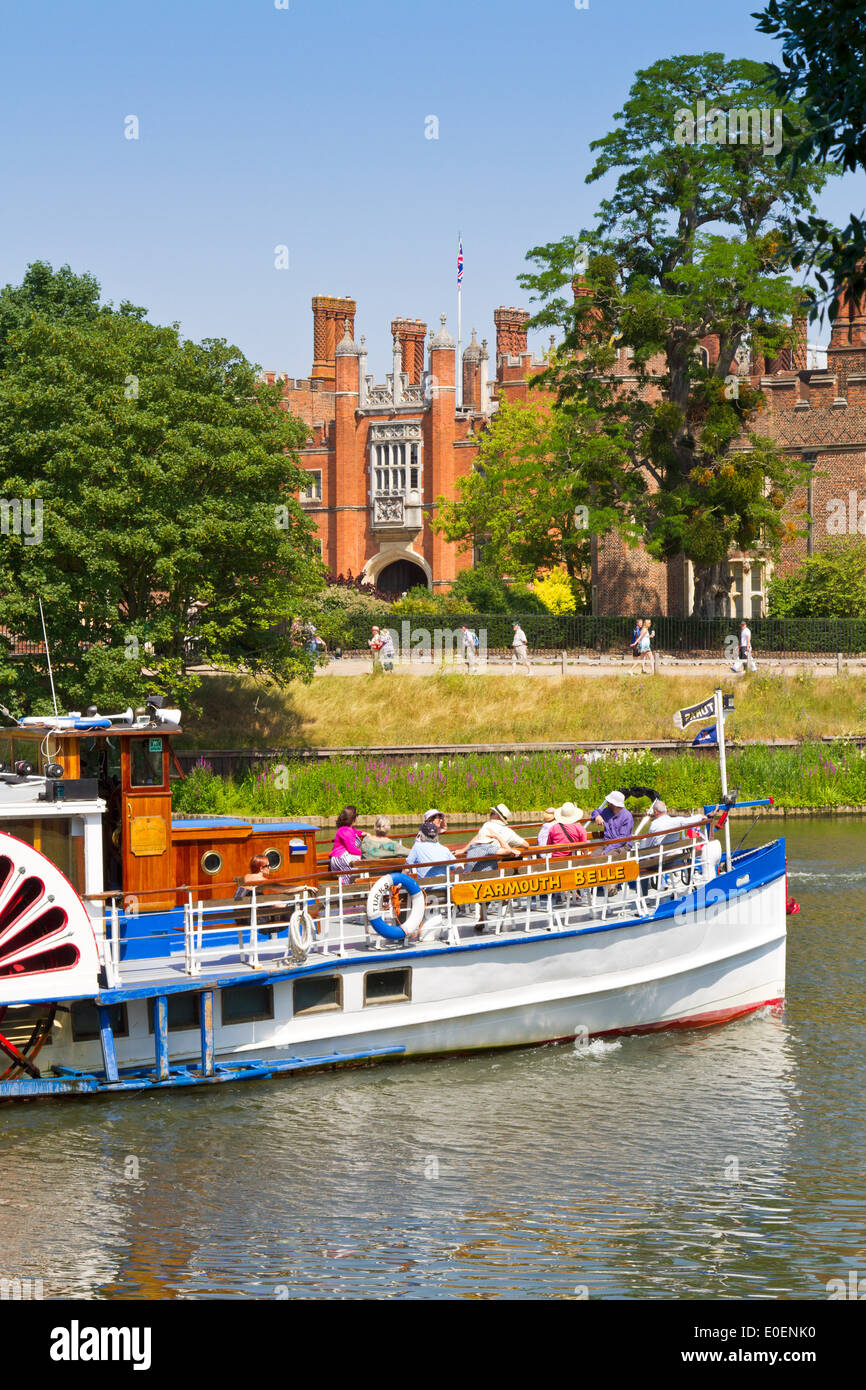 Hampton court gardens in summer hi-res stock photography and images - Alamy