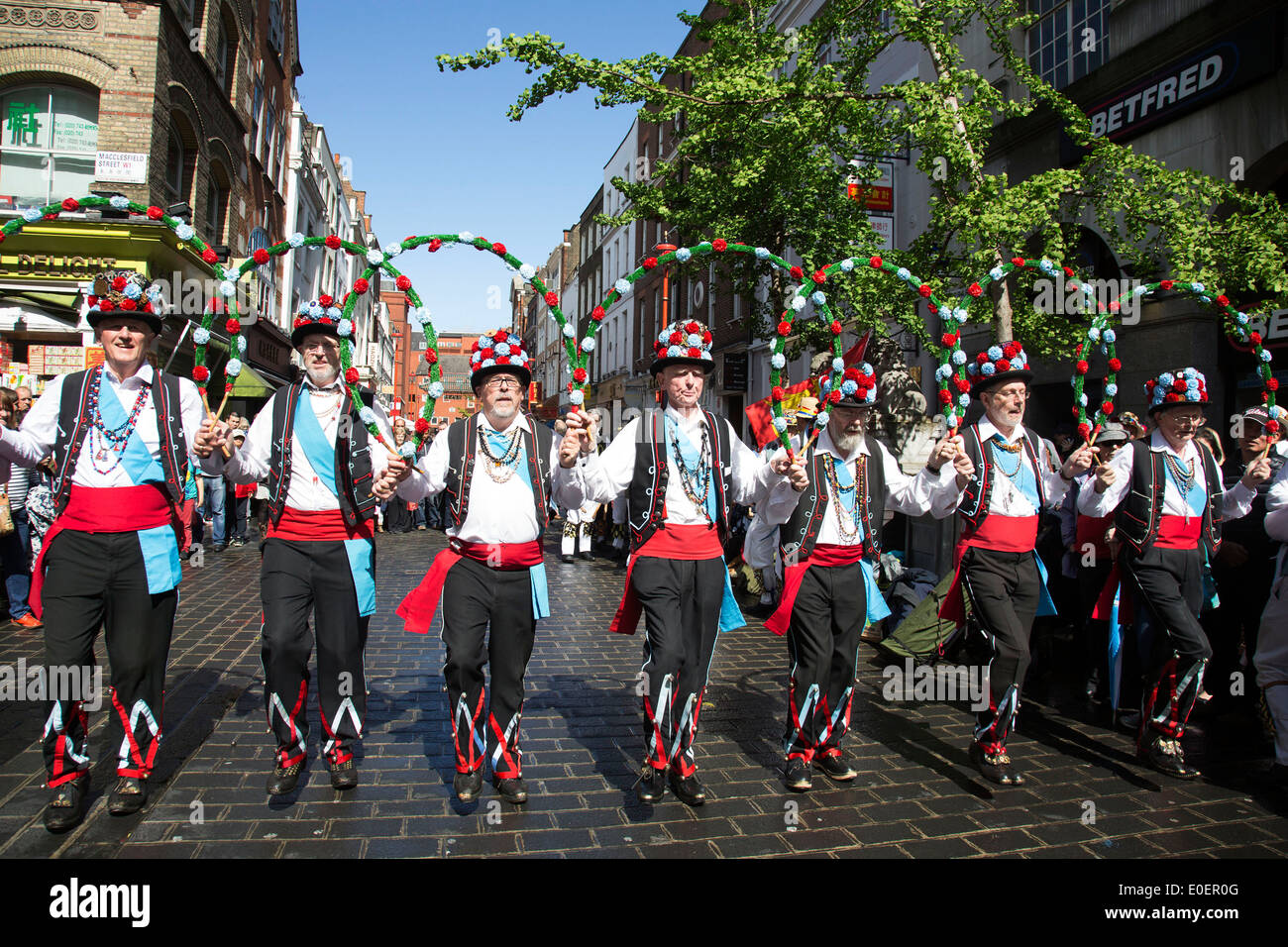 Morris dancers hi-res stock photography and images - Alamy