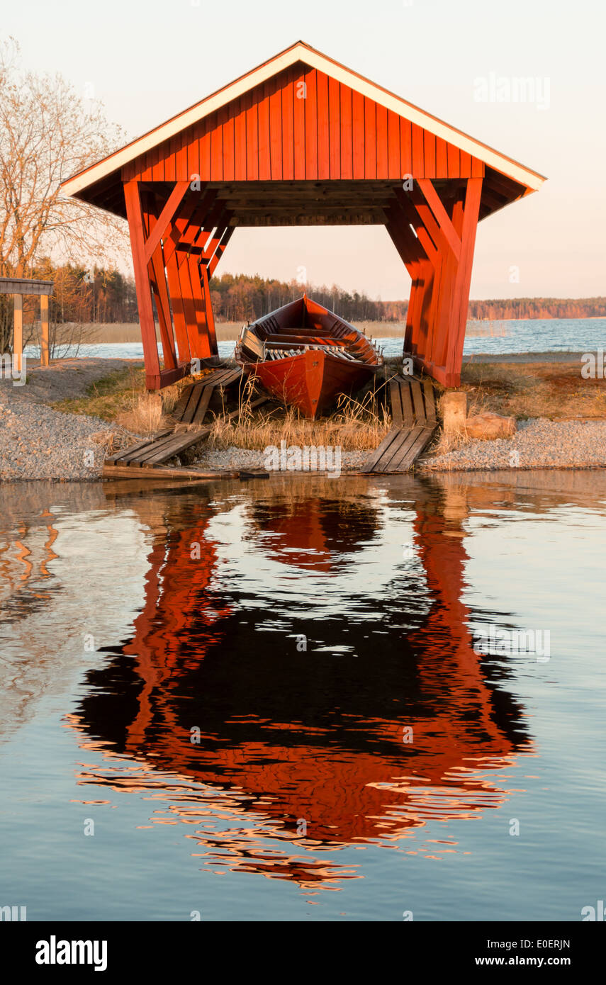 Lakeside row boat hi-res stock photography and images - Alamy
