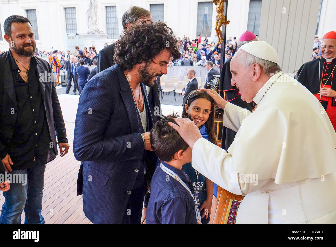 St Peter's Square, The Vatican. 10th May, 2014. The singer Francesco ...