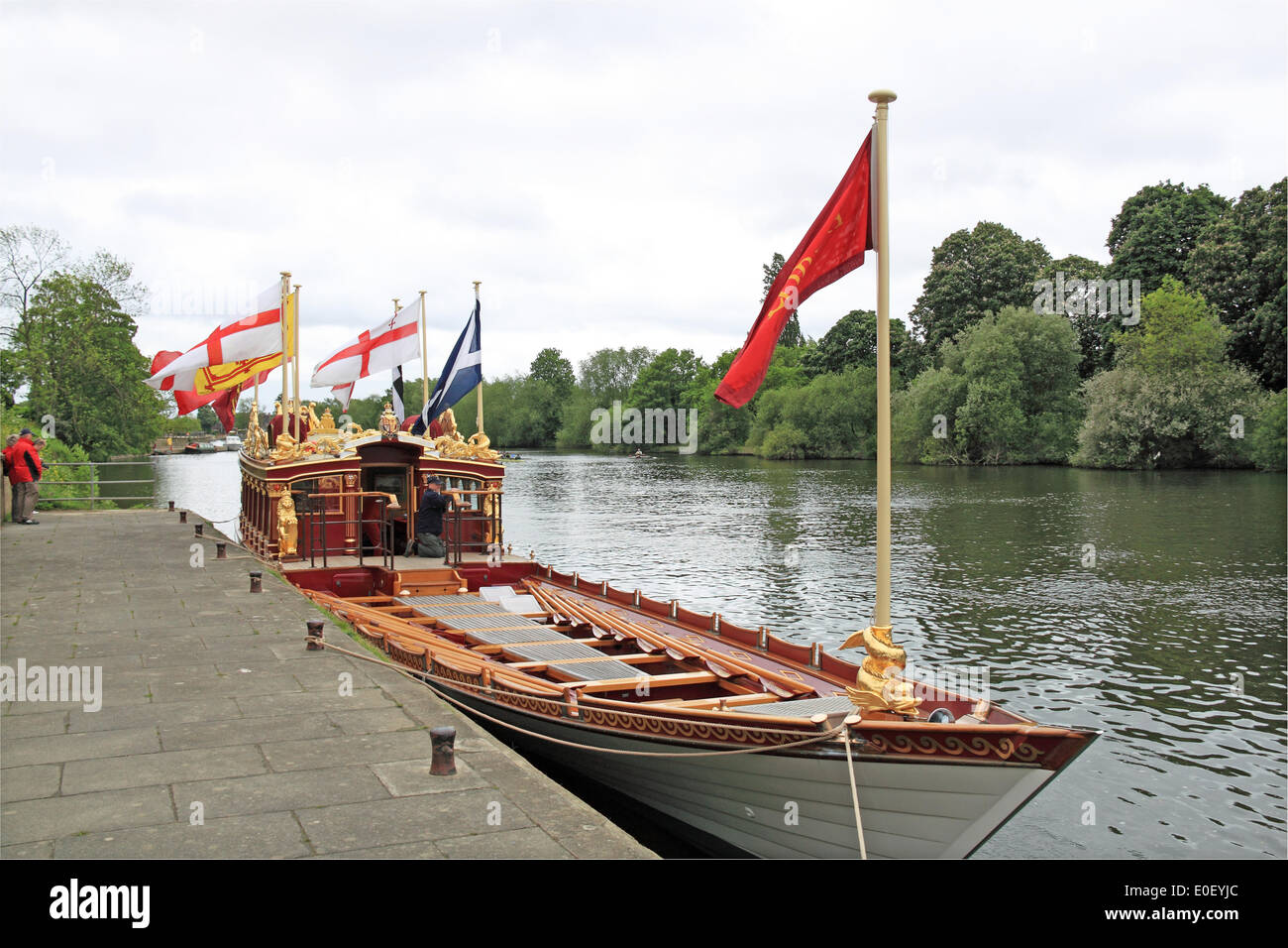 The company of watermen and lightermen hi-res stock photography and ...