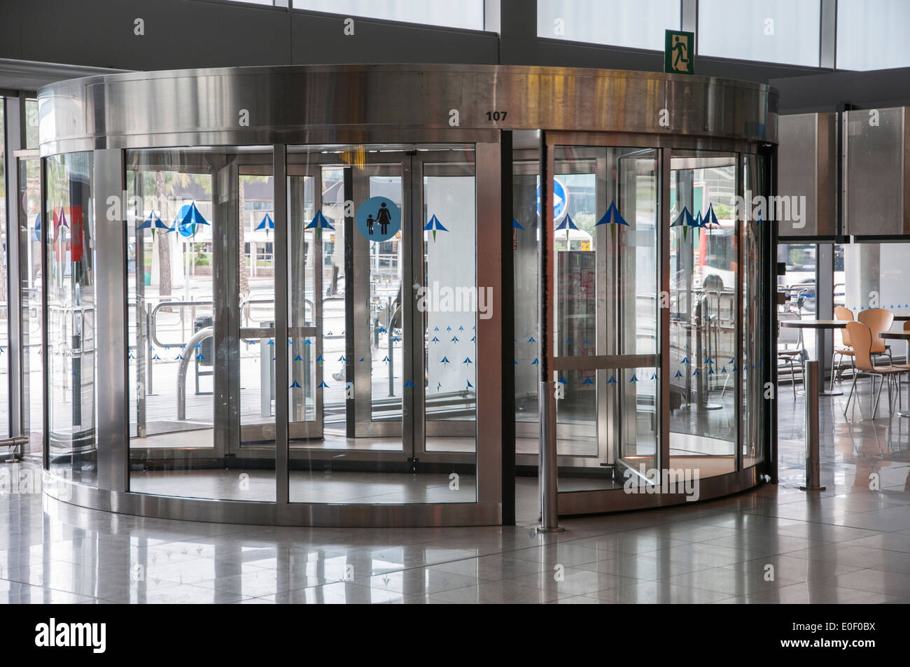 Metal revolving door hi-res stock photography and images - Alamy