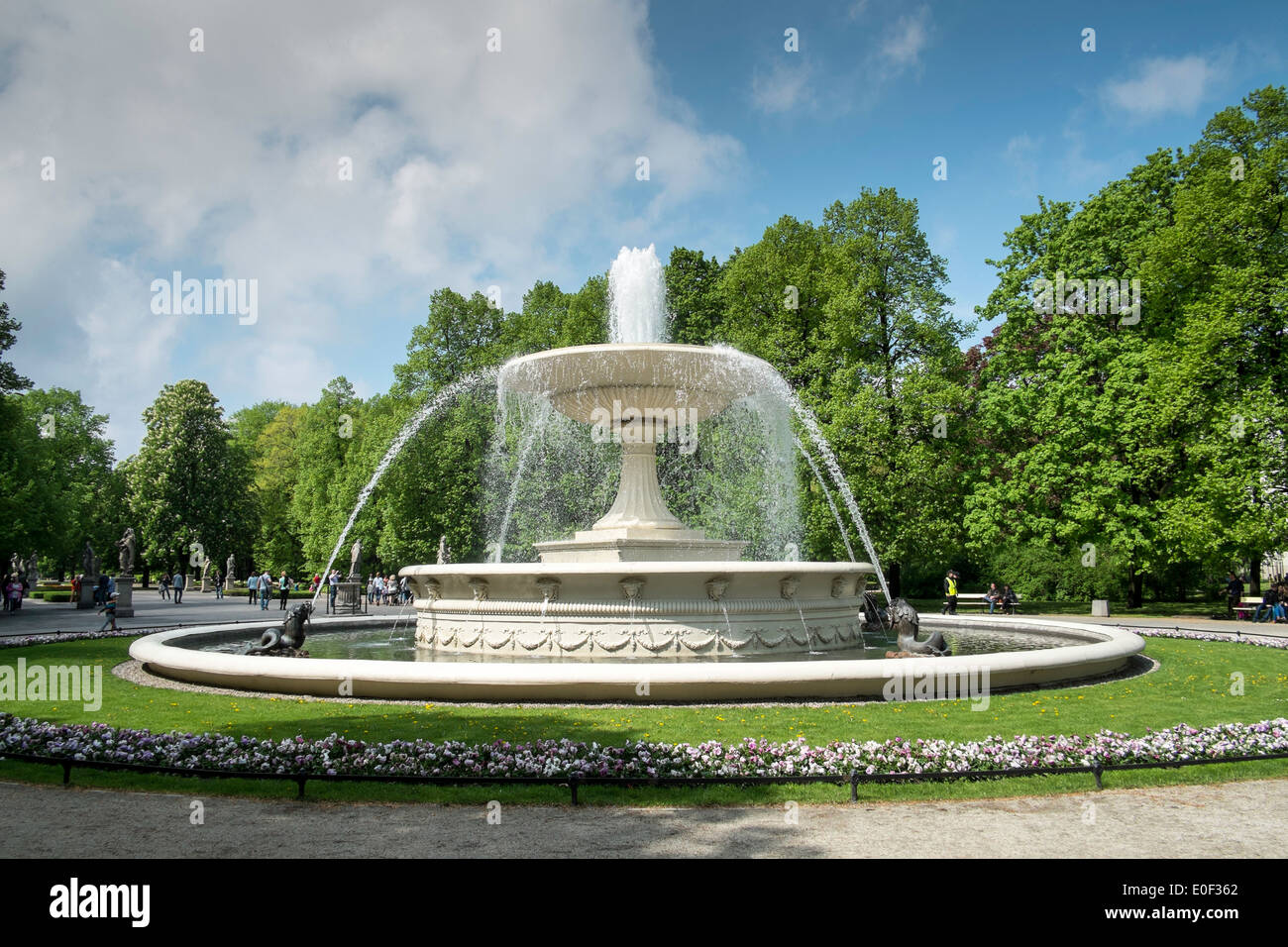 fountain saski park scenic pretty Poland Warsaw Stock Photo - Alamy