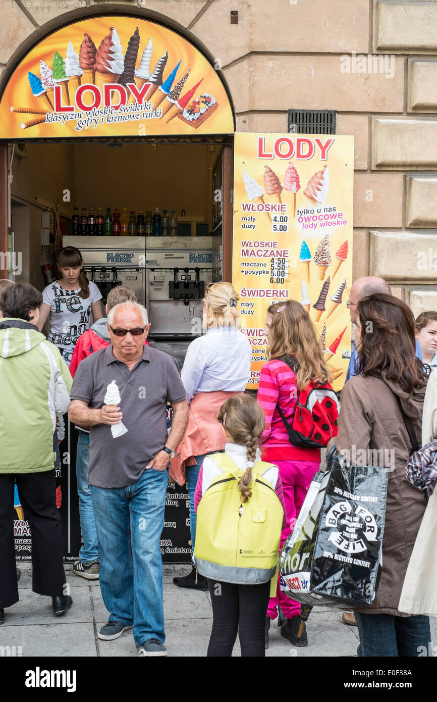 Queue for ice cream hi-res stock photography and images - Alamy