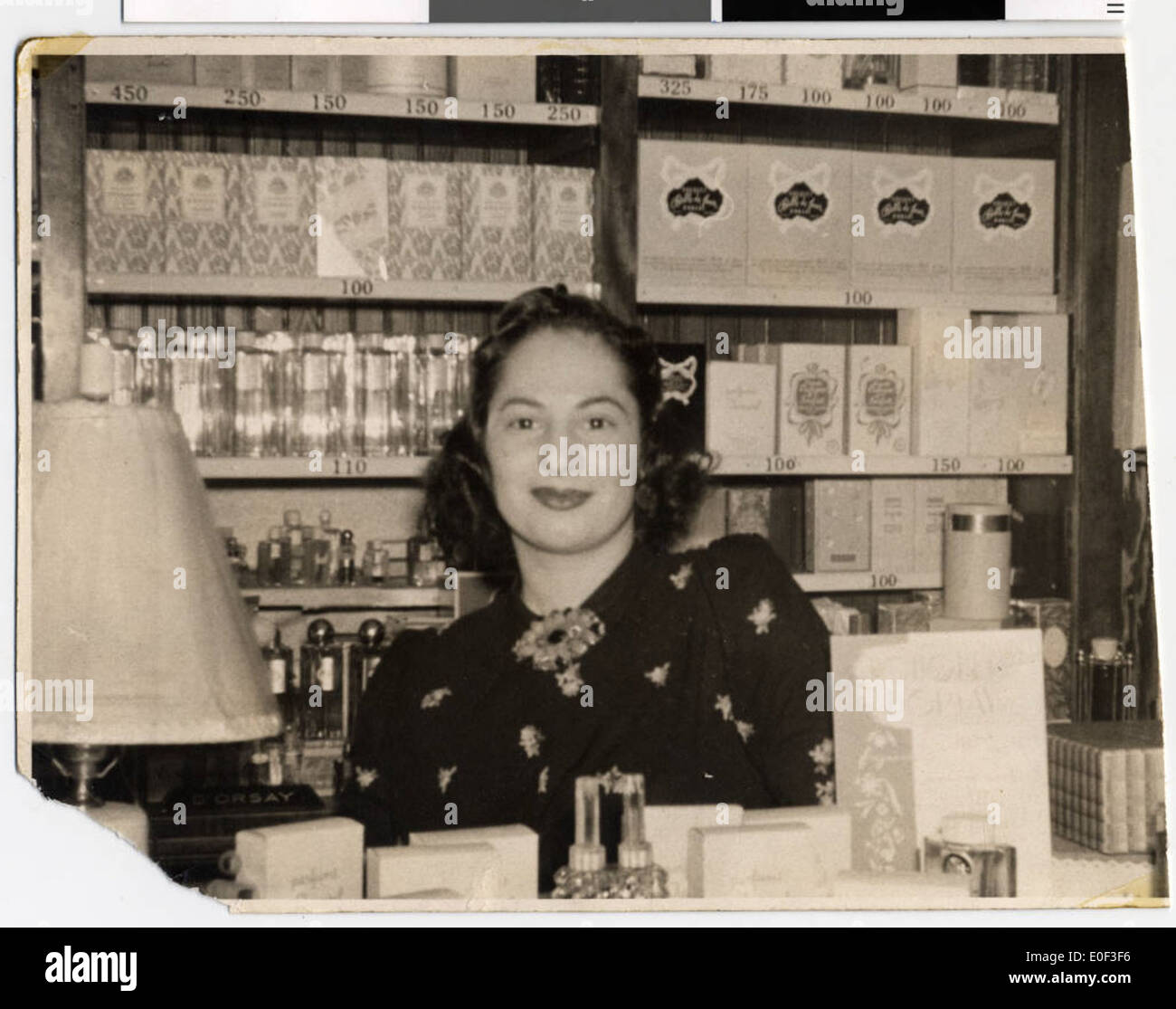 Historical drug store interior hi-res stock photography and images - Alamy