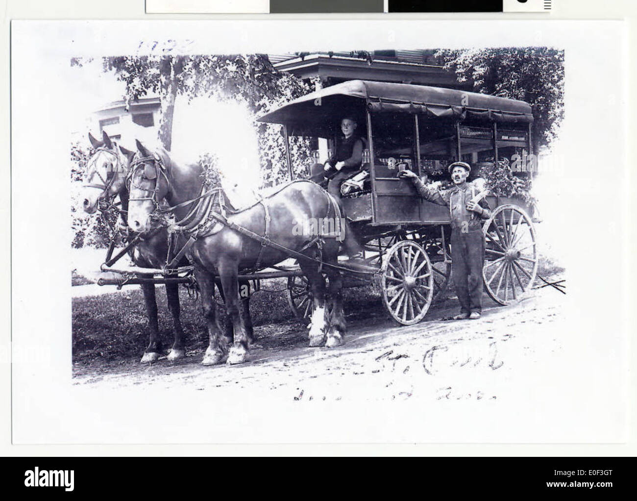 Peddlers wagon hi-res stock photography and images - Alamy