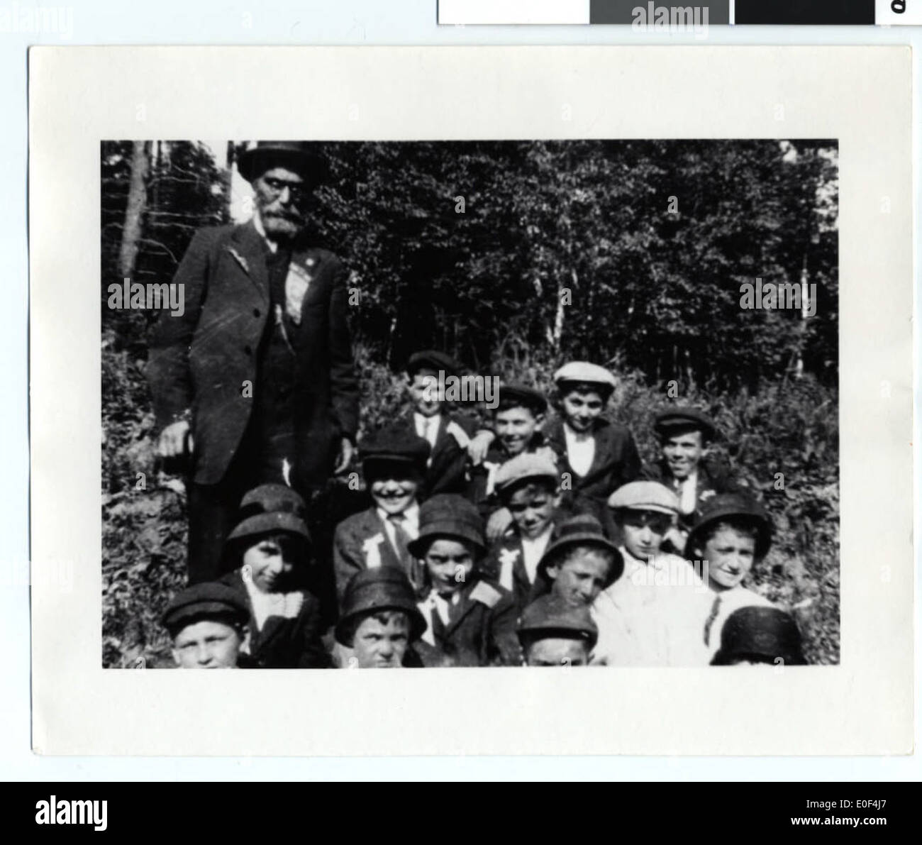 A photograph of a Hebrew class held at the West Side B'nai Israel ...