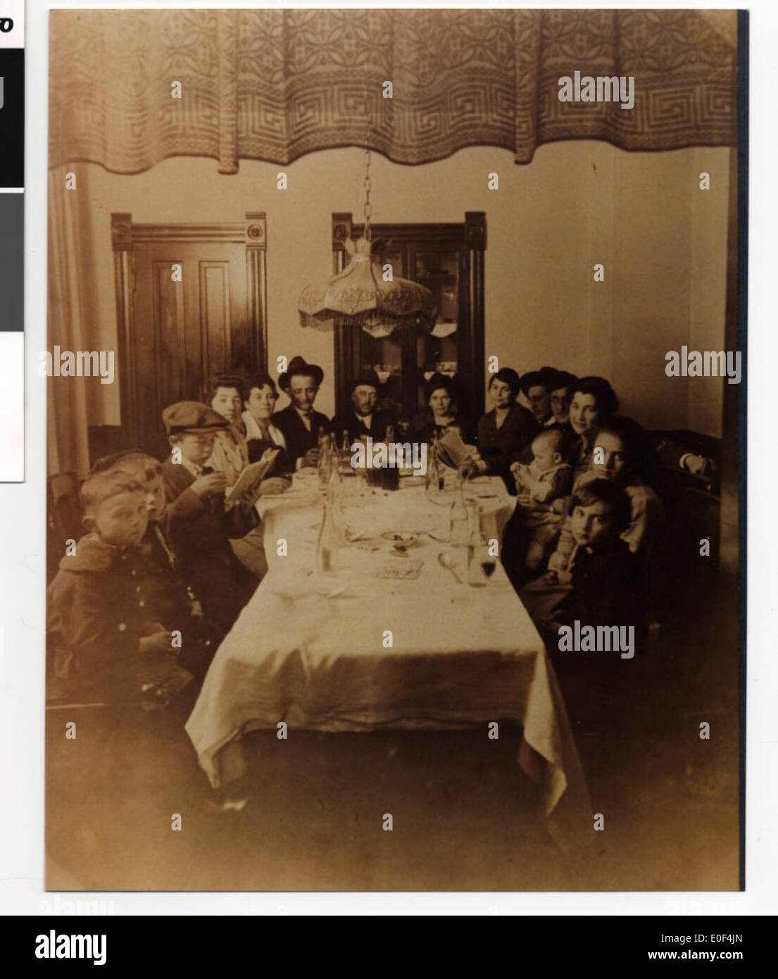 Jewish passover seders hi-res stock photography and images - Alamy