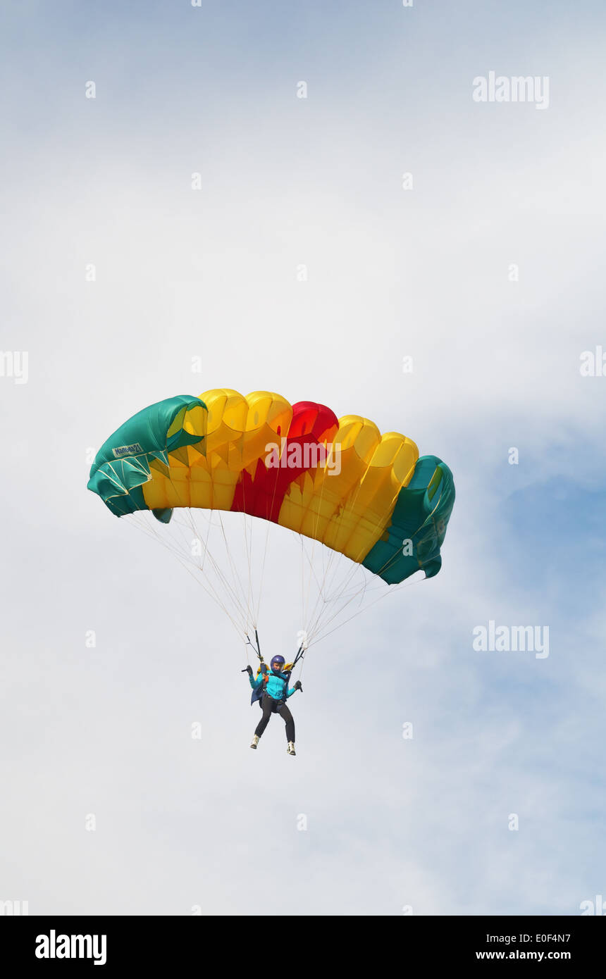 Female parachutist landing hi-res stock photography and images - Alamy