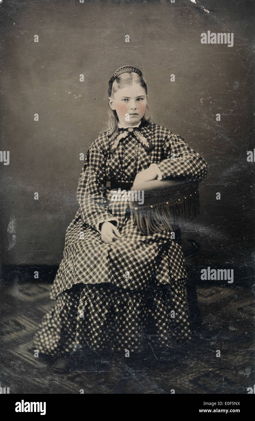 Vintage dress 1900 hi-res stock photography and images - Alamy