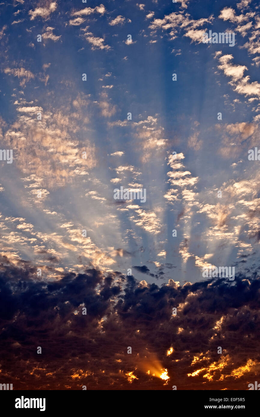 Vertical dramatic cloudscape sun rays hi-res stock photography and ...
