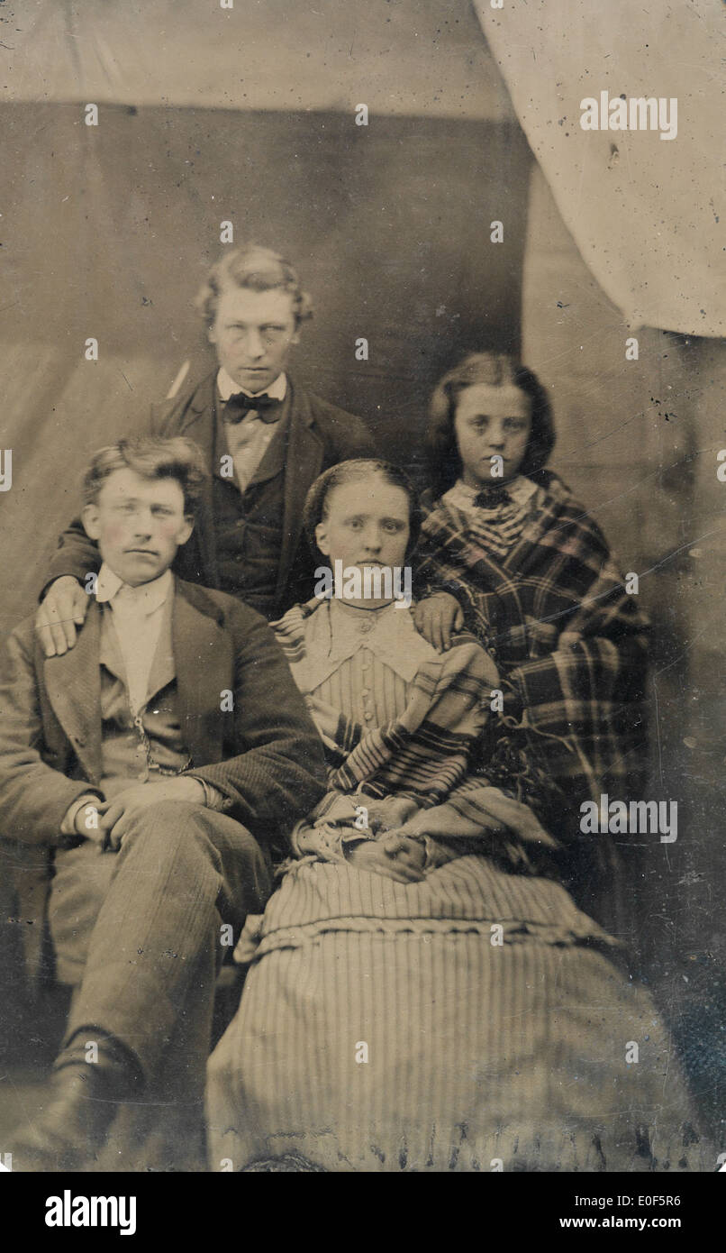Group portrait from 1900 hi-res stock photography and images - Alamy